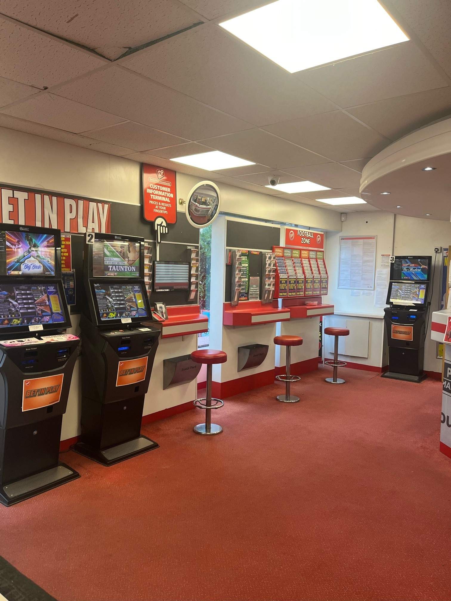 88 Greasby Rd, Greasby, Wirral, CH49 3NG – Dave Pluck Bookmakers