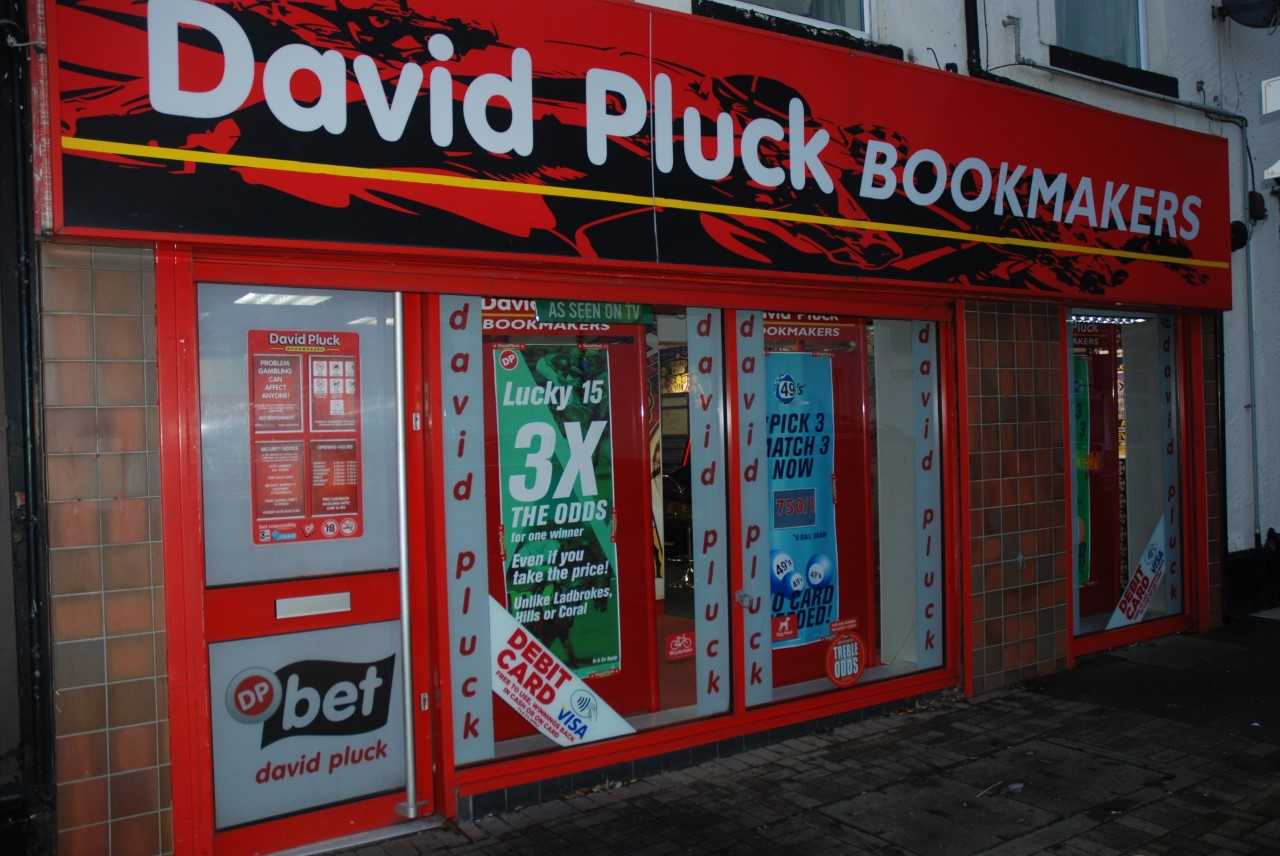 3/5 Frederick St, Widnes, WA8 6PF – Dave Pluck Bookmakers