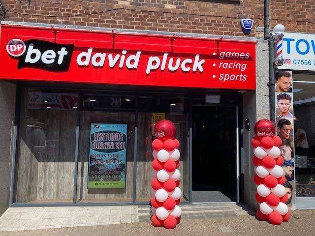 6-7 Orchard Street, Preston, PR1 2EN – Dave Pluck Bookmakers
